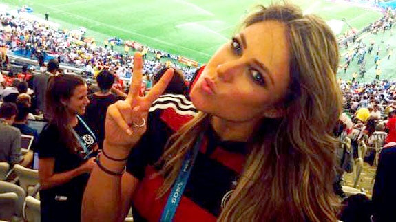 La Federación Alemana de Fútbol ficha a la guapa reportera mexicana ...