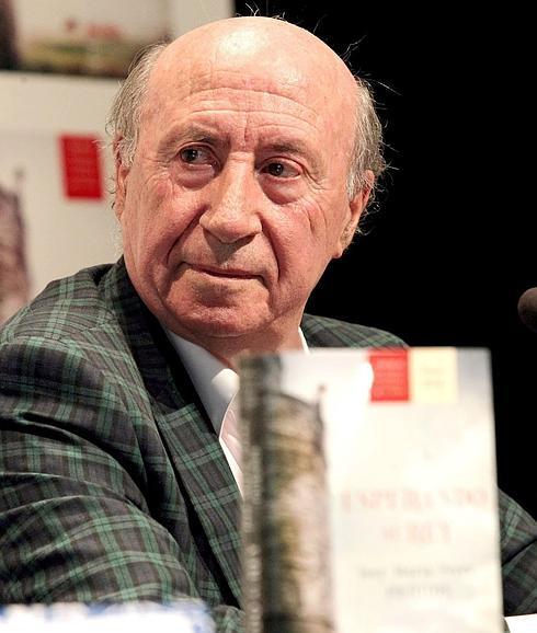 Peridis presenta este viernes su novela ‘Esperando al rey’ en la ...