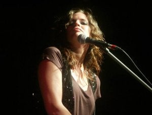 Rebeca Jiménez inaugura 'Vivas en Acústico' en la sala Dolce Vita | El ...